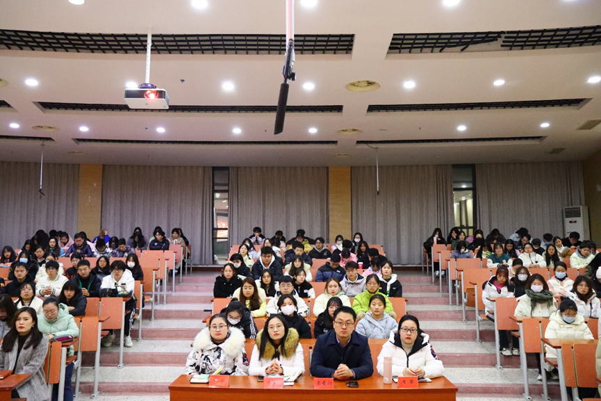 商学院召开2023年春学期学生干部会议